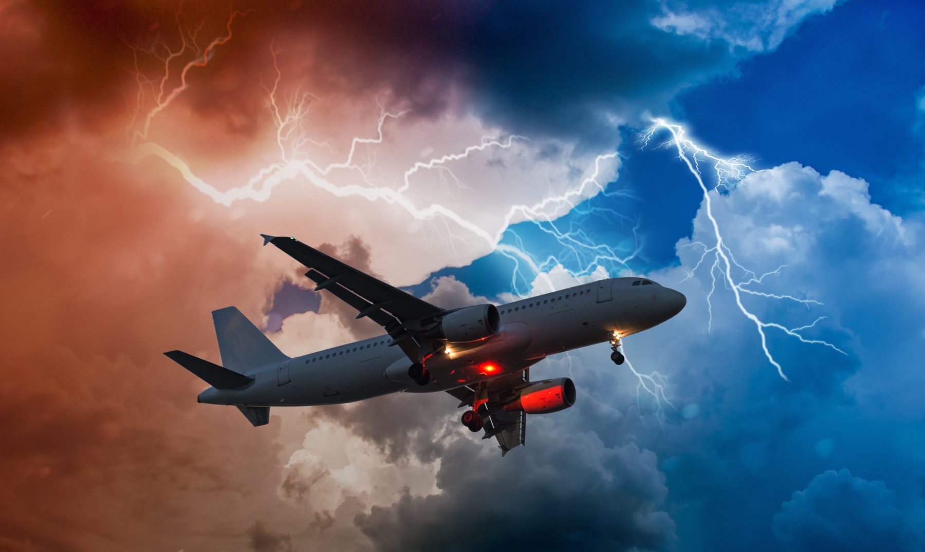¿Se caería un avión impactado por un rayo? | Descúbrelo