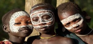 La tribu Vadoma | De origen africano y con pies de avestruz