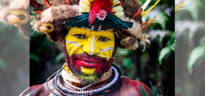 10 Tribus más raras del mundo | Tradiciones extrañas y ancestrales