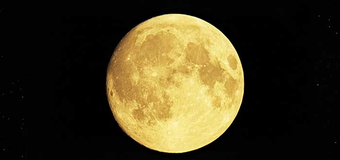 Los colores de la Luna y por qué se producen - Supercurioso
