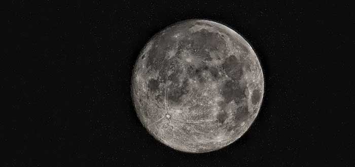 Los colores de la Luna y por qué se producen - Supercurioso