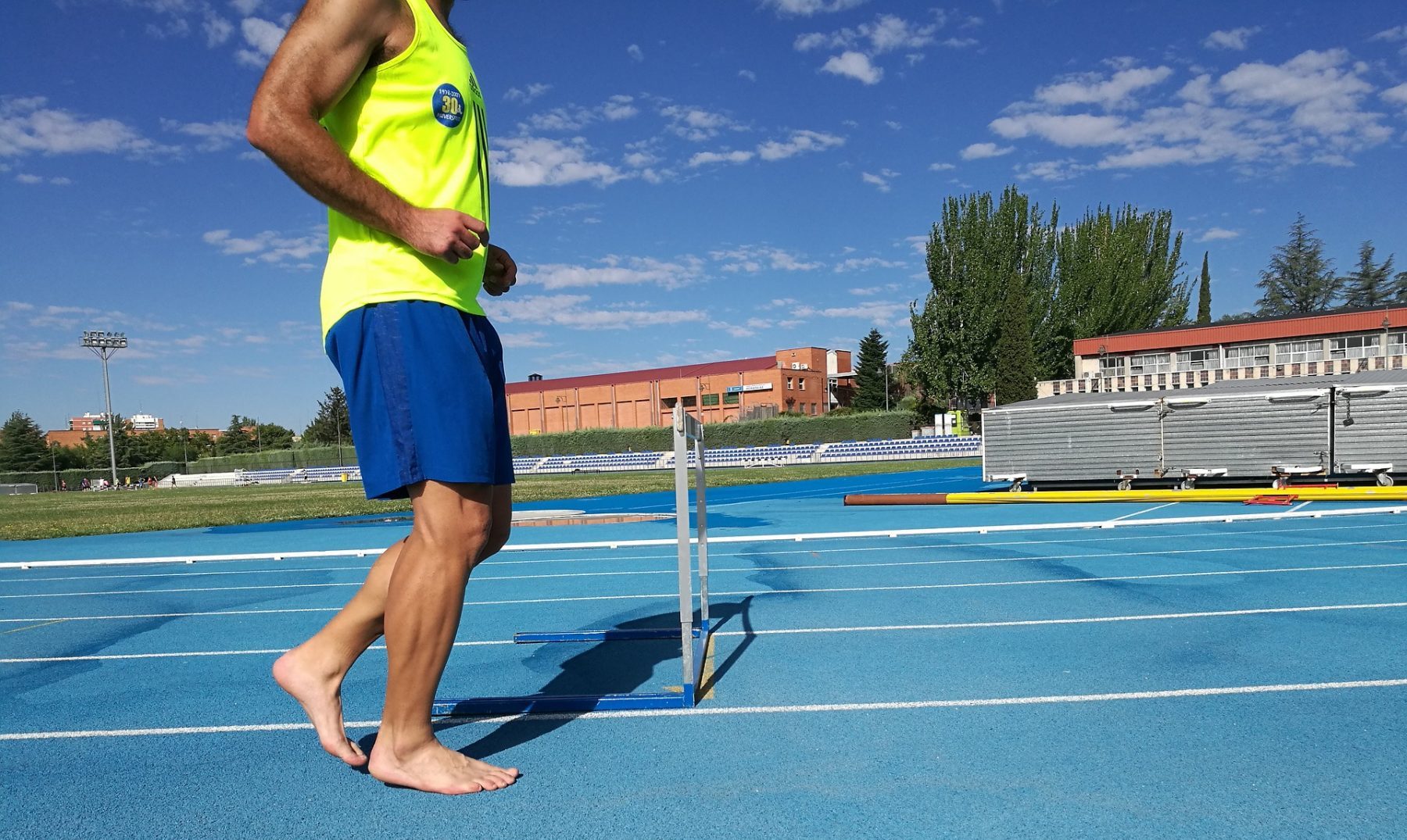 Correr descalzo, una antigua tradición indígena que sigue presente