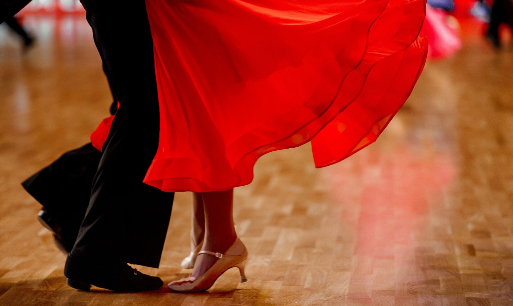 El origen del Vals | Polémica por ser un "baile agarrado"