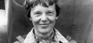 10 Curiosidades de Amelia Earhart | Mujer irremplazable en aire y tierra
